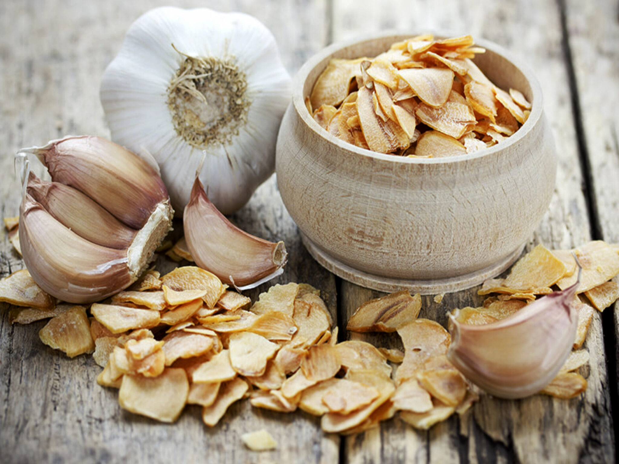 Dehydrated Garlic Flakes – Global Hub Exports